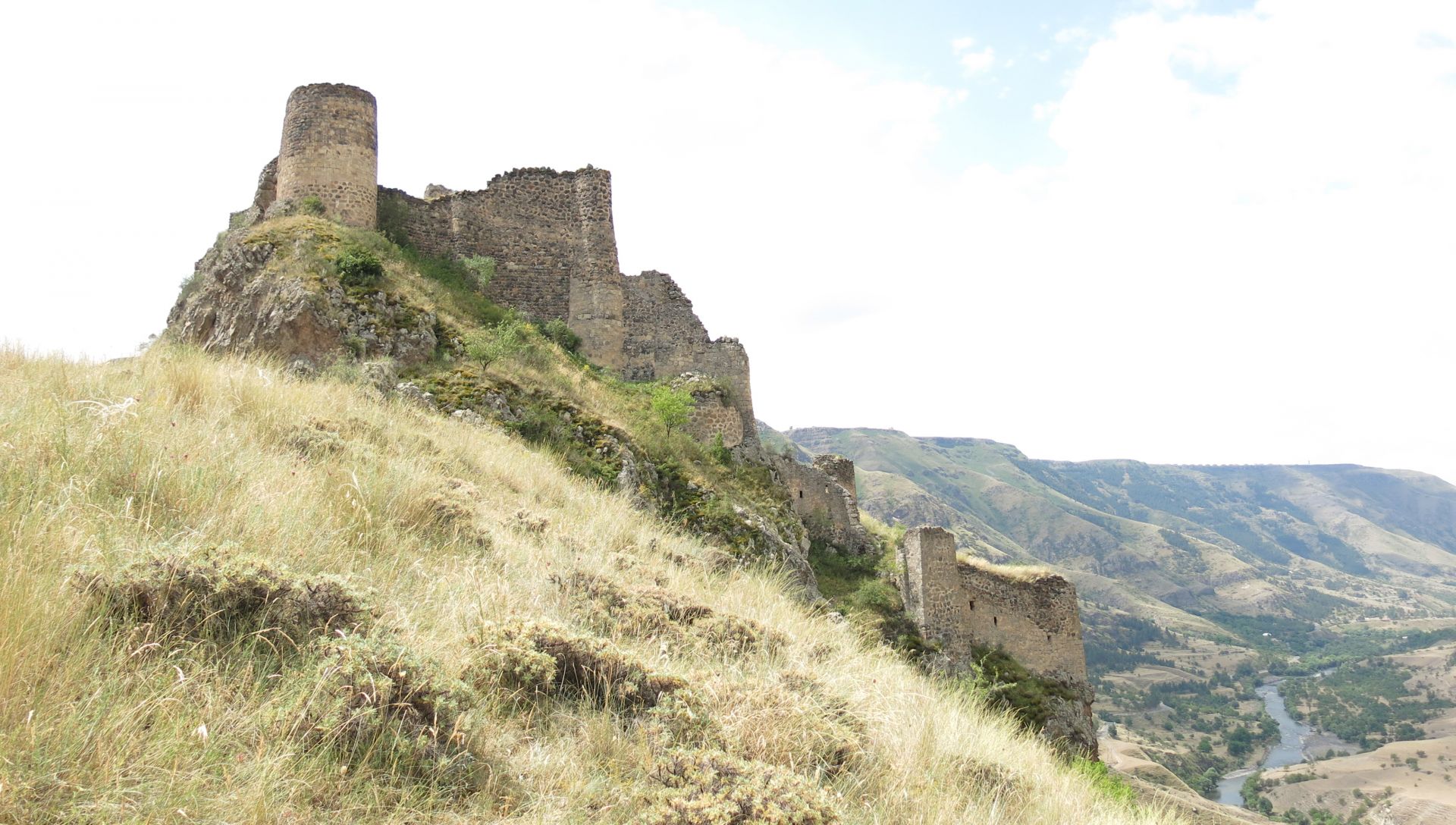 Castles, caves and rock shelters | Pursuit by the University of Melbourne