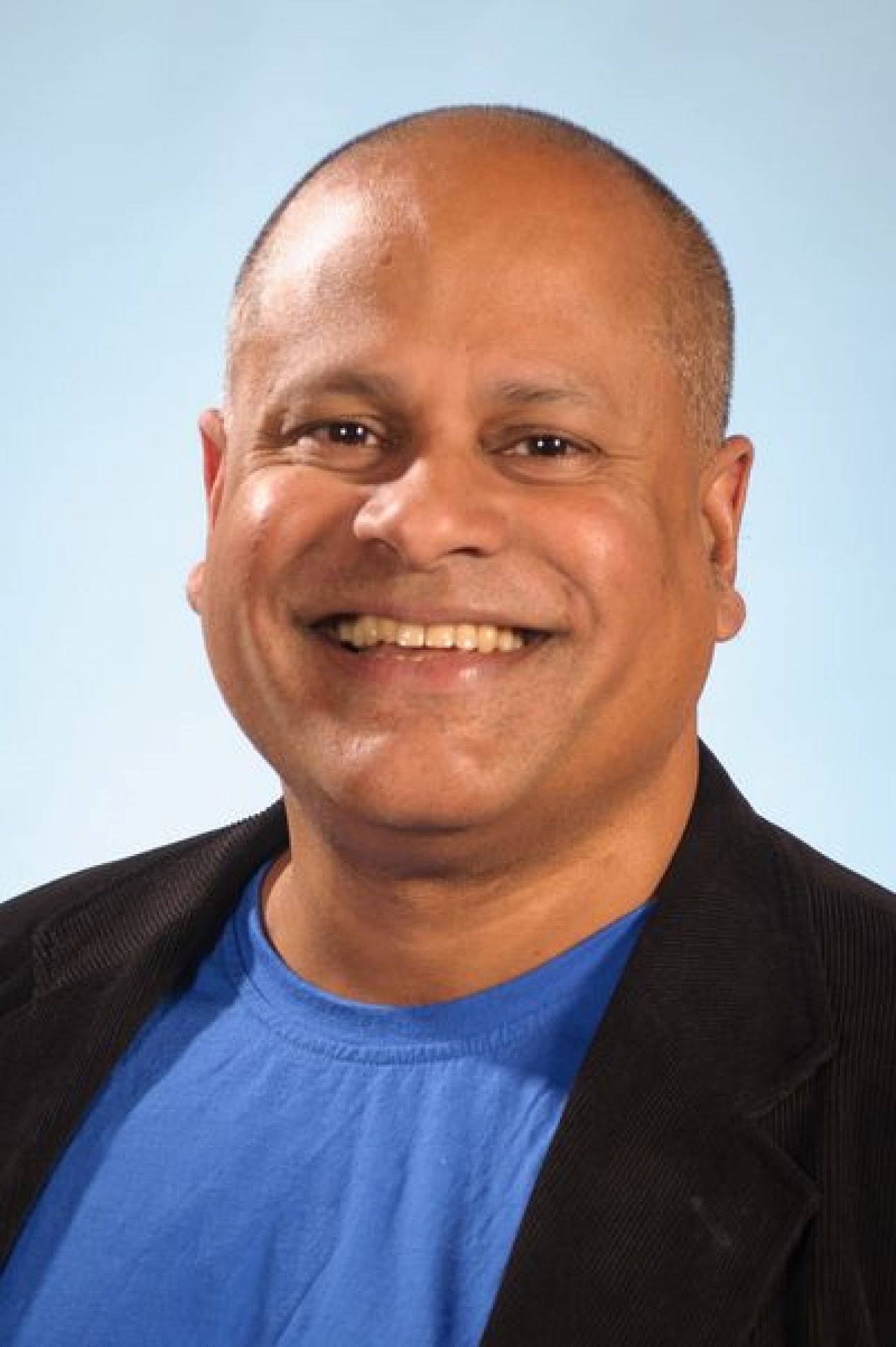 Professor Clinton Fernandes | Pursuit by the University of Melbourne